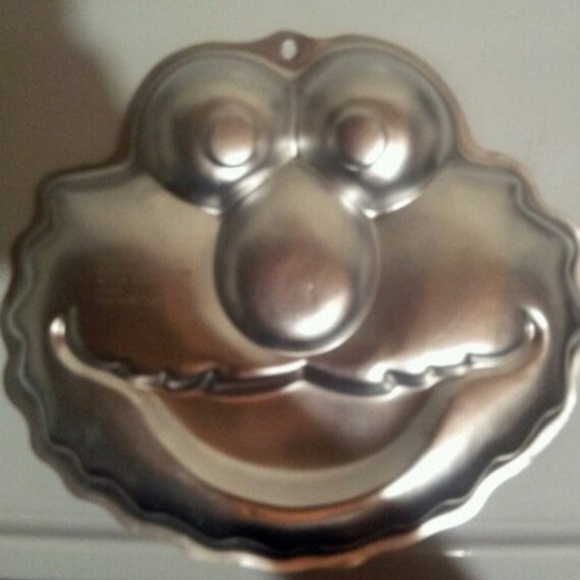 Wilton | Other | Vintage Wilton Elmo Headface Cake Pan Good Used ...